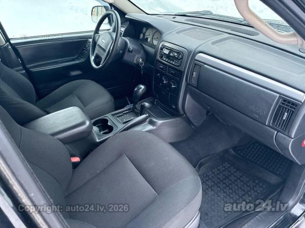 Melns Jeep Grand Cherokee 2004 Tallina, ar dzinēja tilpumu 2.70 L un nobraukumu 365 tūkst. km par 3800 €, foto 11 vietnē AUTOMOTO.COM.LV