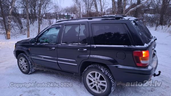 Melns Jeep Grand Cherokee 2004 Tallina, ar dzinēja tilpumu 2.70 L un nobraukumu 345 tūkst. km par 4999 €, foto 6 vietnē AUTOMOTO.COM.LV