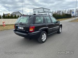Black Jeep Grand Cherokee 2004 in Tallinn, with an engine capacity of 2.70 L and mileage of 330 thousand km for 3400 €, photo 5 on AUTOMOTO.COM.LV