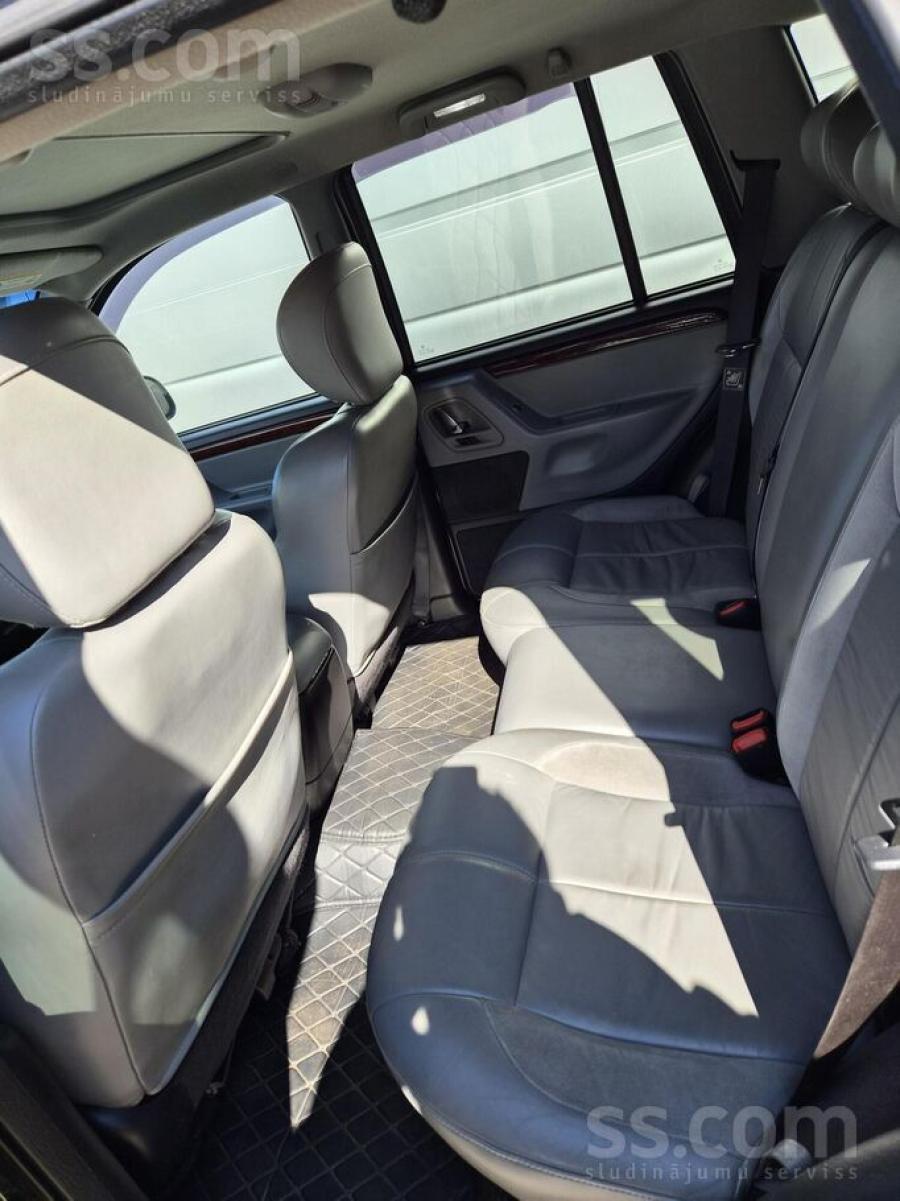 Melns Jeep Grand Cherokee 2004 Rīga, ar dzinēja tilpumu 2.70 L un nobraukumu 231 tūkst. km par 6200 €, foto 9 vietnē AUTOMOTO.COM.LV