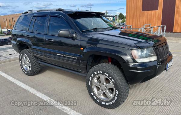 Black Jeep Grand Cherokee 2004 in Tartu, with an engine capacity of 2.70 L and mileage of 213 thousand km for 5499 €, photo 1 on AUTOMOTO.COM.LV