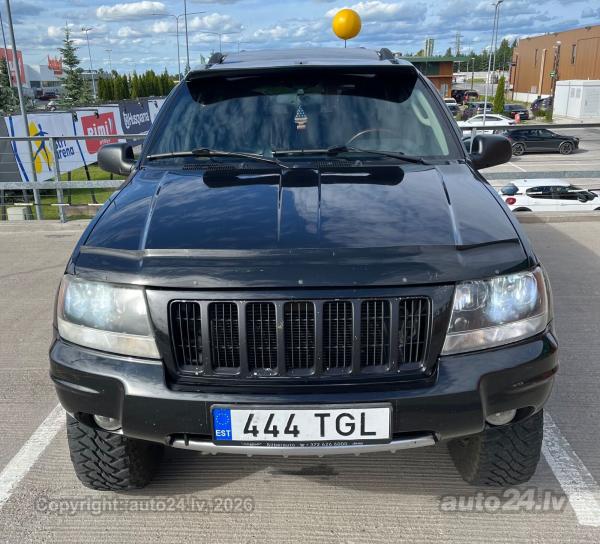 Black Jeep Grand Cherokee 2004 in Tartu, with an engine capacity of 2.70 L and mileage of 213 thousand km for 5499 €, photo 2 on AUTOMOTO.COM.LV