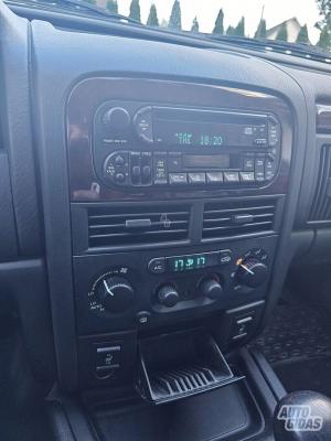 Black Jeep Grand Cherokee 2004 in Vilnius, with an engine capacity of 4.00 L and mileage of 207 thousand km for 2550 €, photo 16 on AUTOMOTO.COM.LV