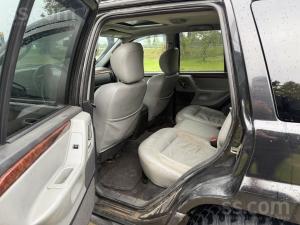 Black Jeep Grand Cherokee 2004 in Riga, with an engine capacity of 2.70 L and mileage of 315 thousand km for 3700 €, photo 10 on AUTOMOTO.COM.LV