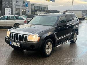 Black Jeep Grand Cherokee 2005 in Riga, with an engine capacity of 3.00 L and mileage of 330 thousand km for 2799 €, photo 2 on AUTOMOTO.COM.LV