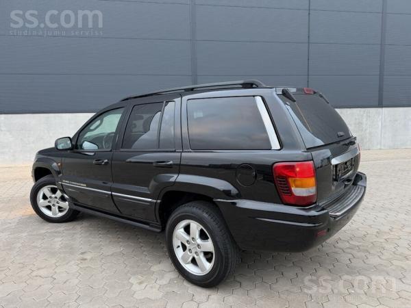 Black Jeep Grand Cherokee 2005 in Riga, with an engine capacity of 2.70 L and mileage of 0 thousand km for 8940 €, photo 5 on AUTOMOTO.COM.LV