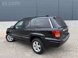 Black Jeep Grand Cherokee 2005 in Riga, with an engine capacity of 2.70 L and mileage of 0 thousand km for 8940 €, photo 5 on AUTOMOTO.COM.LV