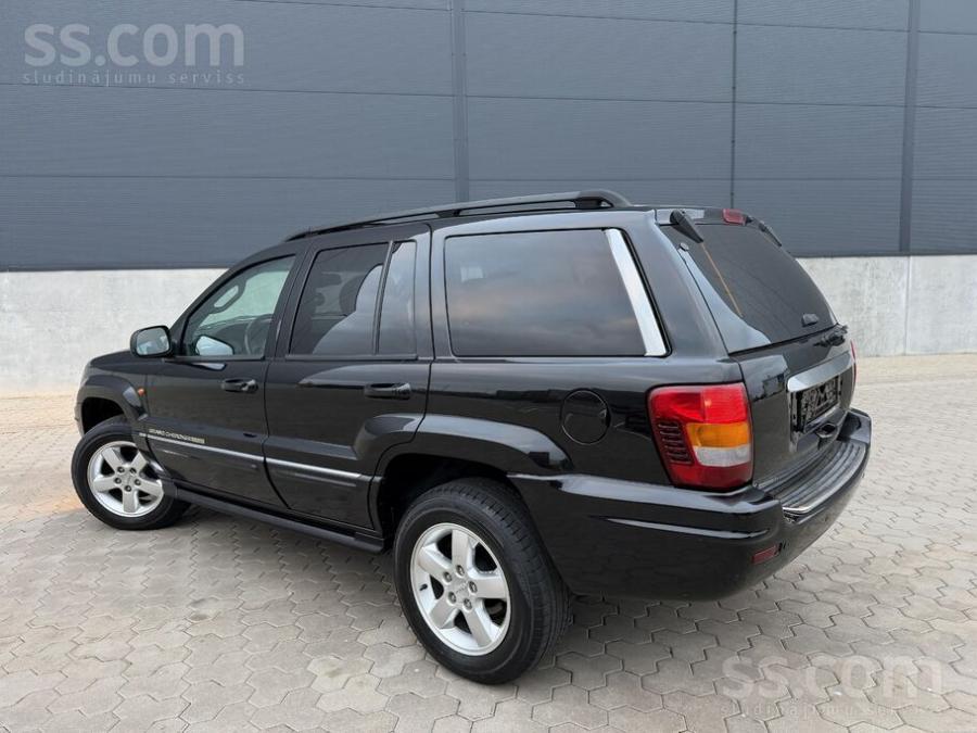 Black Jeep Grand Cherokee 2005 in Riga, with an engine capacity of 2.70 L and mileage of 0 thousand km for 8940 €, photo 5 on AUTOMOTO.COM.LV