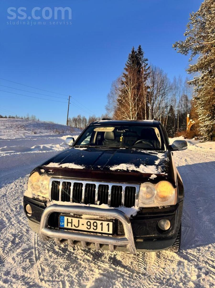 Black Jeep Grand Cherokee 2005 in Jekabpils, with an engine capacity of 3.00 L and mileage of 283 thousand km for 4500 €, photo 1 on AUTOMOTO.COM.LV