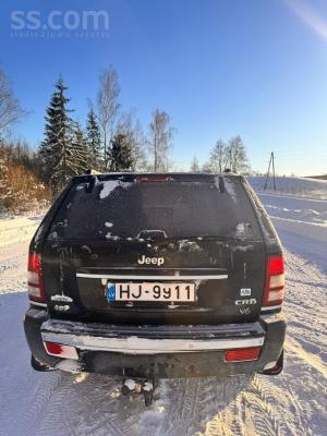 Black Jeep Grand Cherokee 2005 in Jekabpils, with an engine capacity of 3.00 L and mileage of 283 thousand km for 4100 €, photo 2 on AUTOMOTO.COM.LV