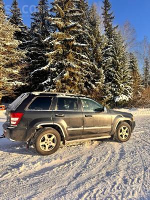 Black Jeep Grand Cherokee 2005 in Jekabpils, with an engine capacity of 3.00 L and mileage of 283 thousand km for 4100 €, photo 3 on AUTOMOTO.COM.LV