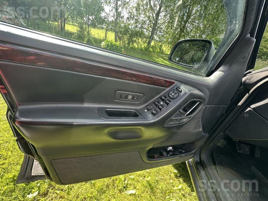 Melns Jeep Grand Cherokee 2005 Rīga, ar dzinēja tilpumu 2.70 L un nobraukumu 323 tūkst. km par 3900 €, foto 18 vietnē AUTOMOTO.COM.LV