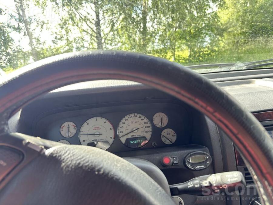 Melns Jeep Grand Cherokee 2005 Rīga, ar dzinēja tilpumu 2.70 L un nobraukumu 323 tūkst. km par 3900 €, foto 20 vietnē AUTOMOTO.COM.LV