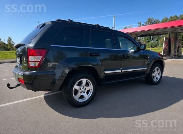 Melns Jeep Grand Cherokee 2005 Rīga, ar dzinēja tilpumu 3.00 L un nobraukumu 278 tūkst. km par 3500 €, foto 1 vietnē AUTOMOTO.COM.LV