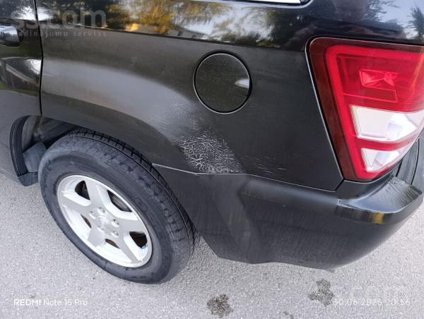 Black Jeep Grand Cherokee 2005 in Riga, with an engine capacity of 3.00 L and mileage of 234 thousand km for 3950 €, photo 6 on AUTOMOTO.COM.LV
