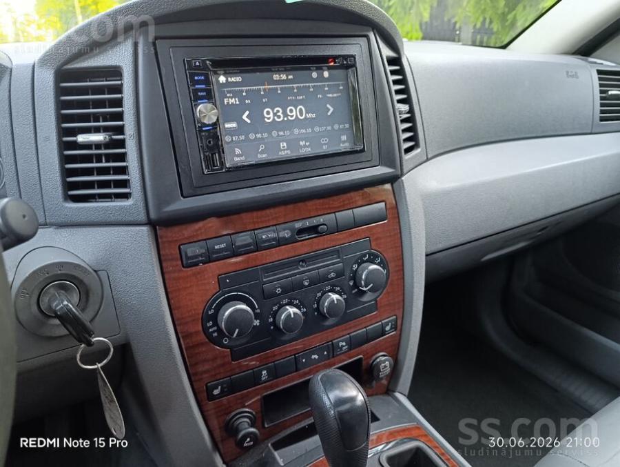 Melns Jeep Grand Cherokee 2005 Rīga, ar dzinēja tilpumu 3.00 L un nobraukumu 234 tūkst. km par 3950 €, foto 24 vietnē AUTOMOTO.COM.LV
