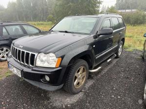 Black Jeep Grand Cherokee 2005 in Sirvintos, with an engine capacity of 2.99 L and mileage of 343 thousand km for 4399 €, photo  on AUTOMOTO.COM.LV