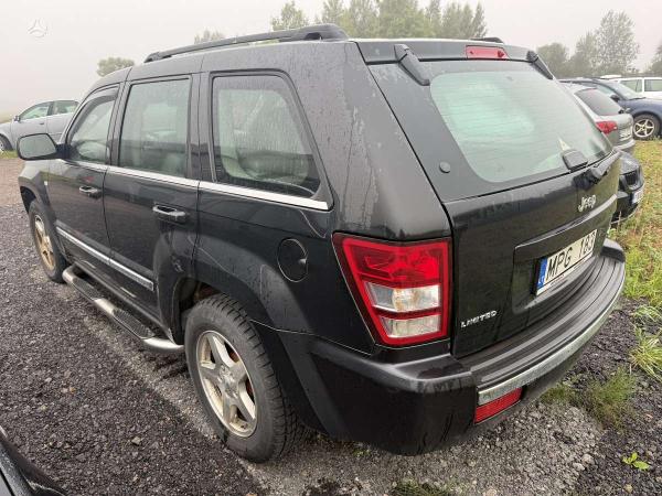 Melns Jeep Grand Cherokee 2005 Širvintos, ar dzinēja tilpumu 2.99 L un nobraukumu 343 tūkst. km par 4399 €, foto 5 vietnē AUTOMOTO.COM.LV