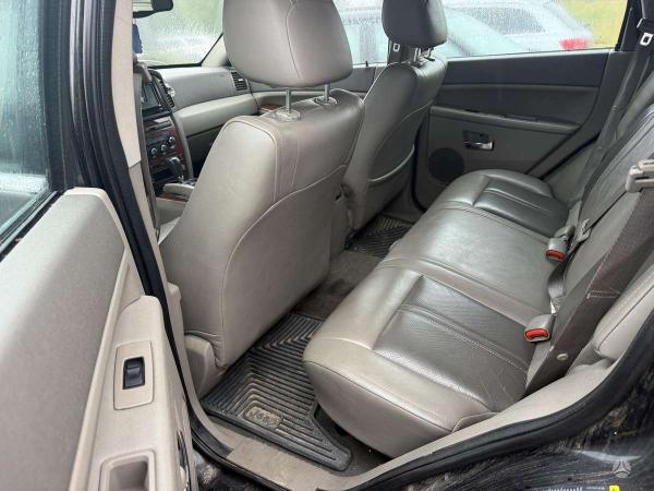 Melns Jeep Grand Cherokee 2005 Širvintos, ar dzinēja tilpumu 2.99 L un nobraukumu 343 tūkst. km par 4399 €, foto 6 vietnē AUTOMOTO.COM.LV