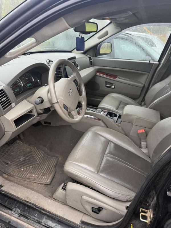 Melns Jeep Grand Cherokee 2005 Širvintos, ar dzinēja tilpumu 2.99 L un nobraukumu 343 tūkst. km par 4399 €, foto 7 vietnē AUTOMOTO.COM.LV