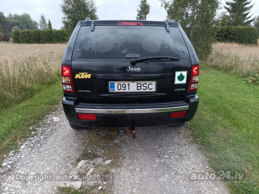 Black Jeep Grand Cherokee 2005 in Tallinn, with an engine capacity of 3.00 L and mileage of 288 thousand km for 3500 €, photo 5 on AUTOMOTO.COM.LV