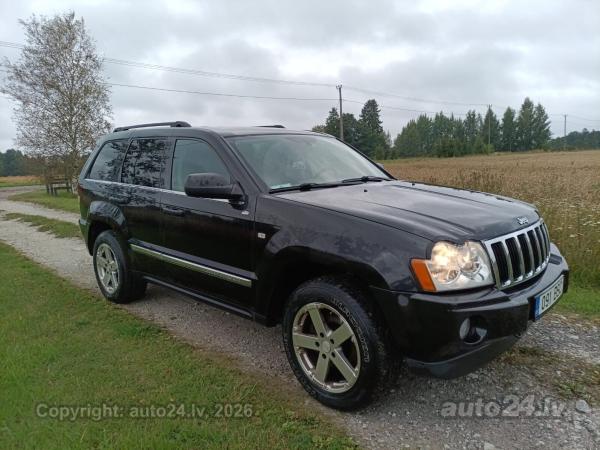 Black Jeep Grand Cherokee 2005 in Tallinn, with an engine capacity of 3.00 L and mileage of 288 thousand km for 3500 €, photo 1 on AUTOMOTO.COM.LV