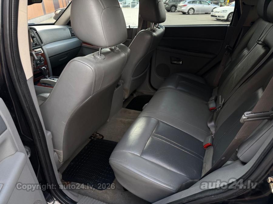Melns Jeep Grand Cherokee 2005 Tartu, ar dzinēja tilpumu 3.00 L un nobraukumu 368 tūkst. km par 4000 €, foto 10 vietnē AUTOMOTO.COM.LV