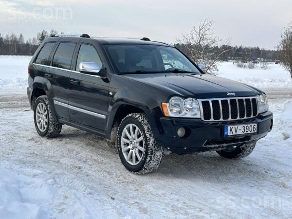 Black Jeep Grand Cherokee 2006 in Liepaja, with an engine capacity of 3.00 L and mileage of 336 thousand km for 3950 €, photo 2 on AUTOMOTO.COM.LV