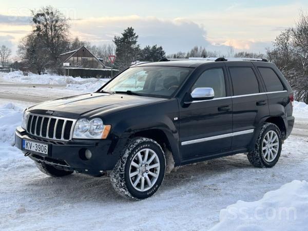 Black Jeep Grand Cherokee 2006 in Liepaja, with an engine capacity of 3.00 L and mileage of 336 thousand km for 3950 €, photo 3 on AUTOMOTO.COM.LV