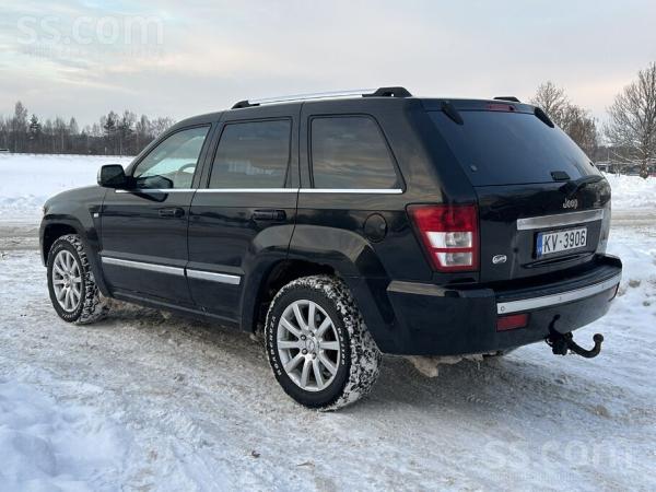 Black Jeep Grand Cherokee 2006 in Liepaja, with an engine capacity of 3.00 L and mileage of 336 thousand km for 3950 €, photo 5 on AUTOMOTO.COM.LV