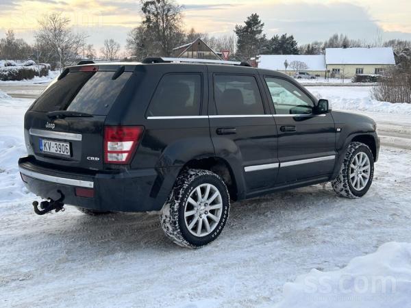 Black Jeep Grand Cherokee 2006 in Liepaja, with an engine capacity of 3.00 L and mileage of 336 thousand km for 3950 €, photo 7 on AUTOMOTO.COM.LV