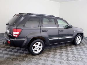 Melns Jeep Grand Cherokee 2006 Tallina, ar dzinēja tilpumu 5.70 L un nobraukumu 254 tūkst. km par 2499 €, foto 3 vietnē AUTOMOTO.COM.LV