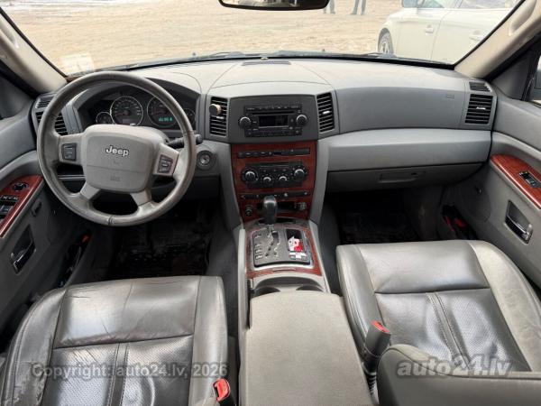 Black Jeep Grand Cherokee 2006 in Tallinn, with an engine capacity of 3.00 L and mileage of 299 thousand km for 4799 €, photo 11 on AUTOMOTO.COM.LV