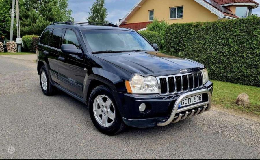 Black Jeep Grand Cherokee 2006 in Vilnius, with an engine capacity of 2.99 L and mileage of 320 thousand km for 3800 €, photo 1 on AUTOMOTO.COM.LV