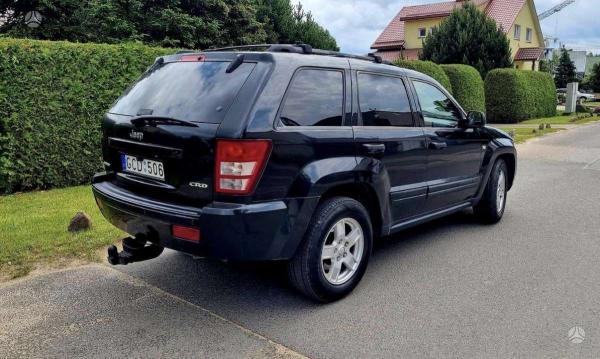 Black Jeep Grand Cherokee 2006 in Vilnius, with an engine capacity of 2.99 L and mileage of 320 thousand km for 3800 €, photo 4 on AUTOMOTO.COM.LV