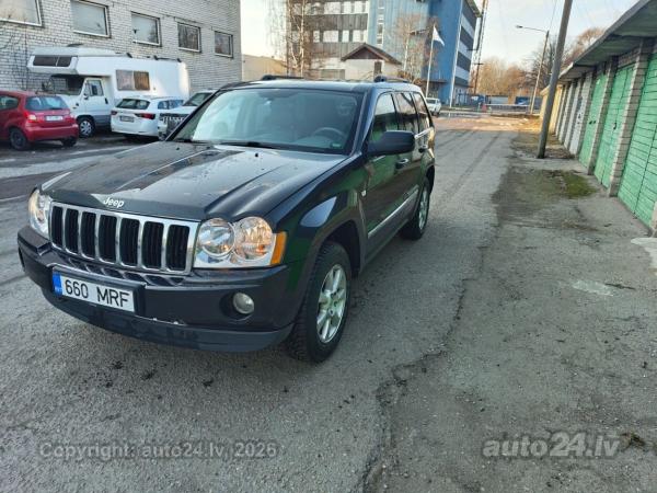 Black Jeep Grand Cherokee 2006 in Tallinn, with an engine capacity of 3.00 L and mileage of 292 thousand km for 5300 €, photo 7 on AUTOMOTO.COM.LV