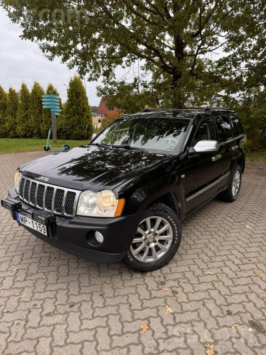Black Jeep Grand Cherokee 2006 in Valmiera, with an engine capacity of 3.00 L and mileage of 294 thousand km for 5900 €, photo 1 on AUTOMOTO.COM.LV