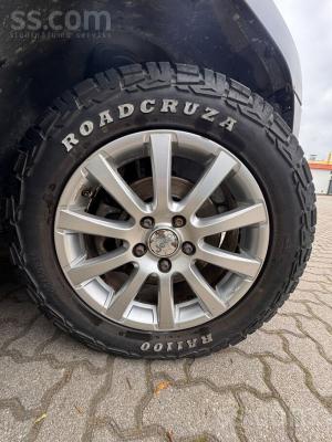Black Jeep Grand Cherokee 2006 in Valmiera, with an engine capacity of 3.00 L and mileage of 294 thousand km for 5900 €, photo 12 on AUTOMOTO.COM.LV