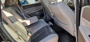 Black Jeep Grand Cherokee 2006 in Valmiera, with an engine capacity of 3.00 L and mileage of 236 thousand km for 3800 €, photo 11 on AUTOMOTO.COM.LV