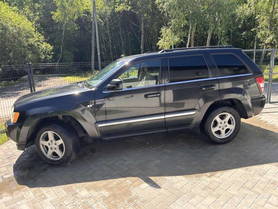Melns Jeep Grand Cherokee 2006 Kauņa, ar dzinēja tilpumu 2.99 L un nobraukumu 217 tūkst. km par 2999 €, foto 1 vietnē AUTOMOTO.COM.LV