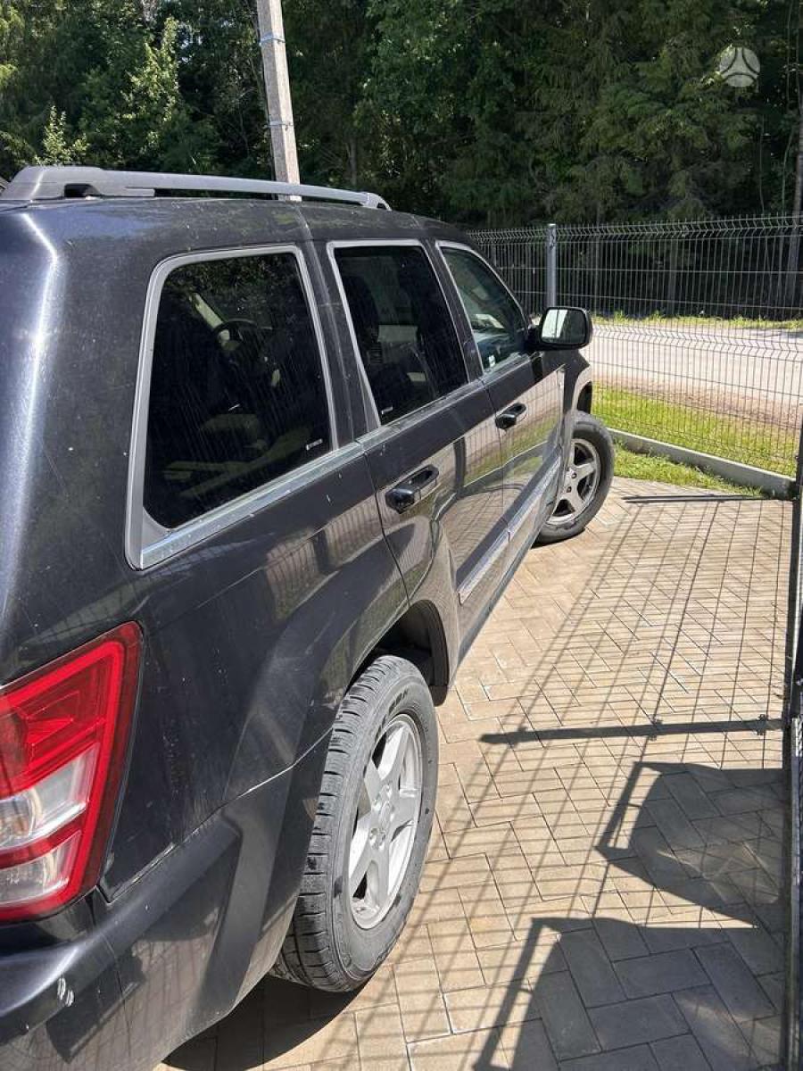 Melns Jeep Grand Cherokee 2006 Kauņa, ar dzinēja tilpumu 2.99 L un nobraukumu 217 tūkst. km par 2999 €, foto 5 vietnē AUTOMOTO.COM.LV