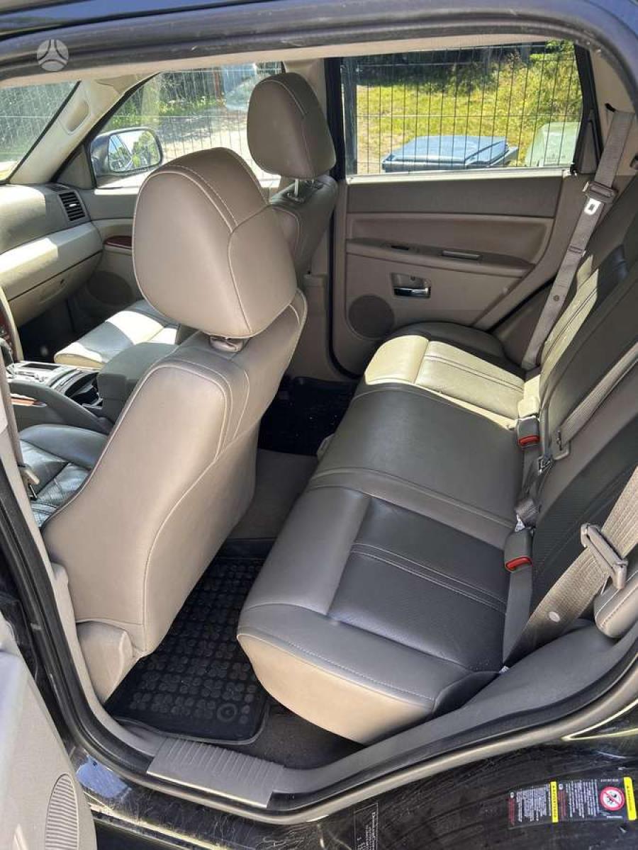 Melns Jeep Grand Cherokee 2006 Kauņa, ar dzinēja tilpumu 2.99 L un nobraukumu 217 tūkst. km par 2999 €, foto 8 vietnē AUTOMOTO.COM.LV