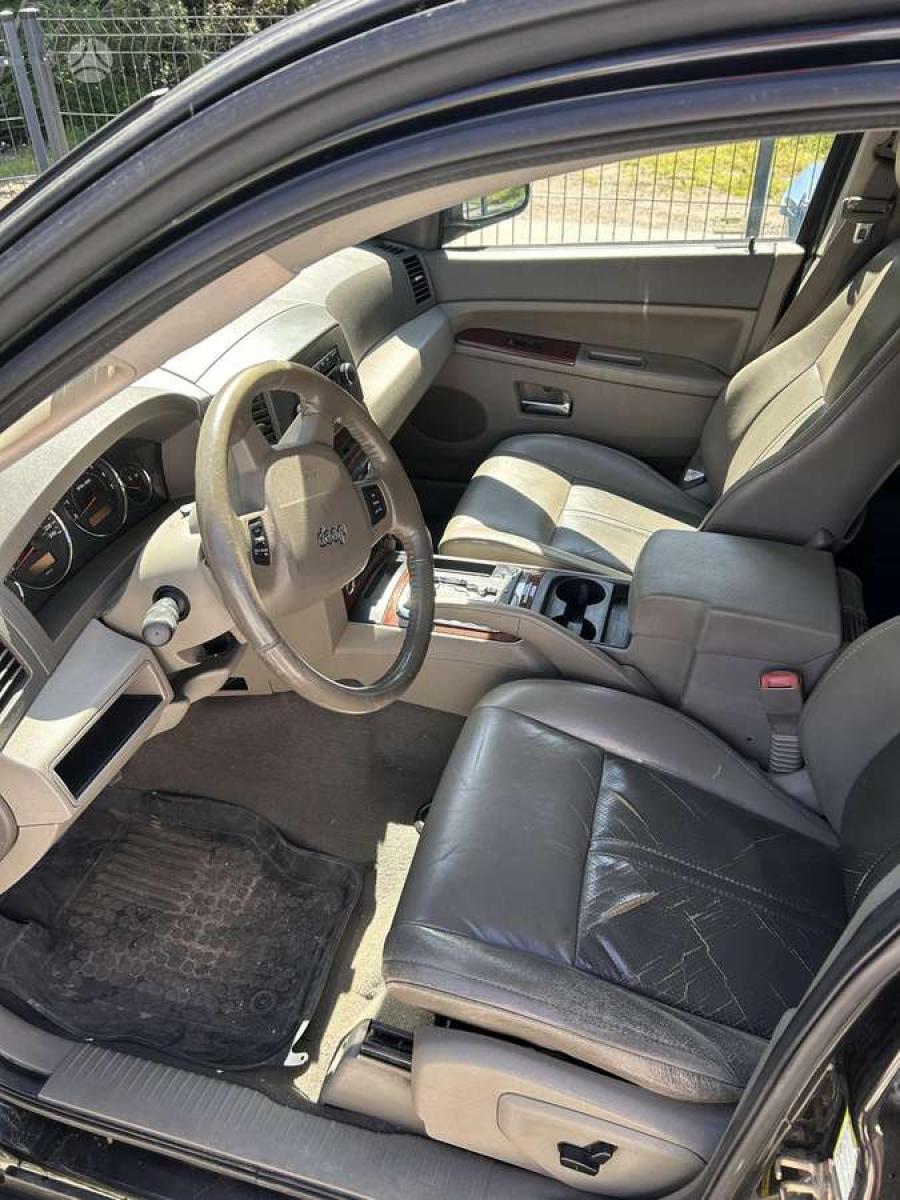Melns Jeep Grand Cherokee 2006 Kauņa, ar dzinēja tilpumu 2.99 L un nobraukumu 217 tūkst. km par 2999 €, foto 9 vietnē AUTOMOTO.COM.LV