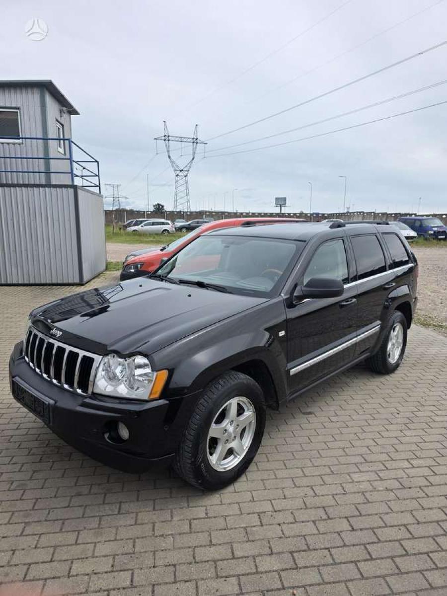 Black Jeep Grand Cherokee 2006 in Marijampole, with an engine capacity of 2.99 L and mileage of 218 thousand km for 5000 €, photo 1 on AUTOMOTO.COM.LV