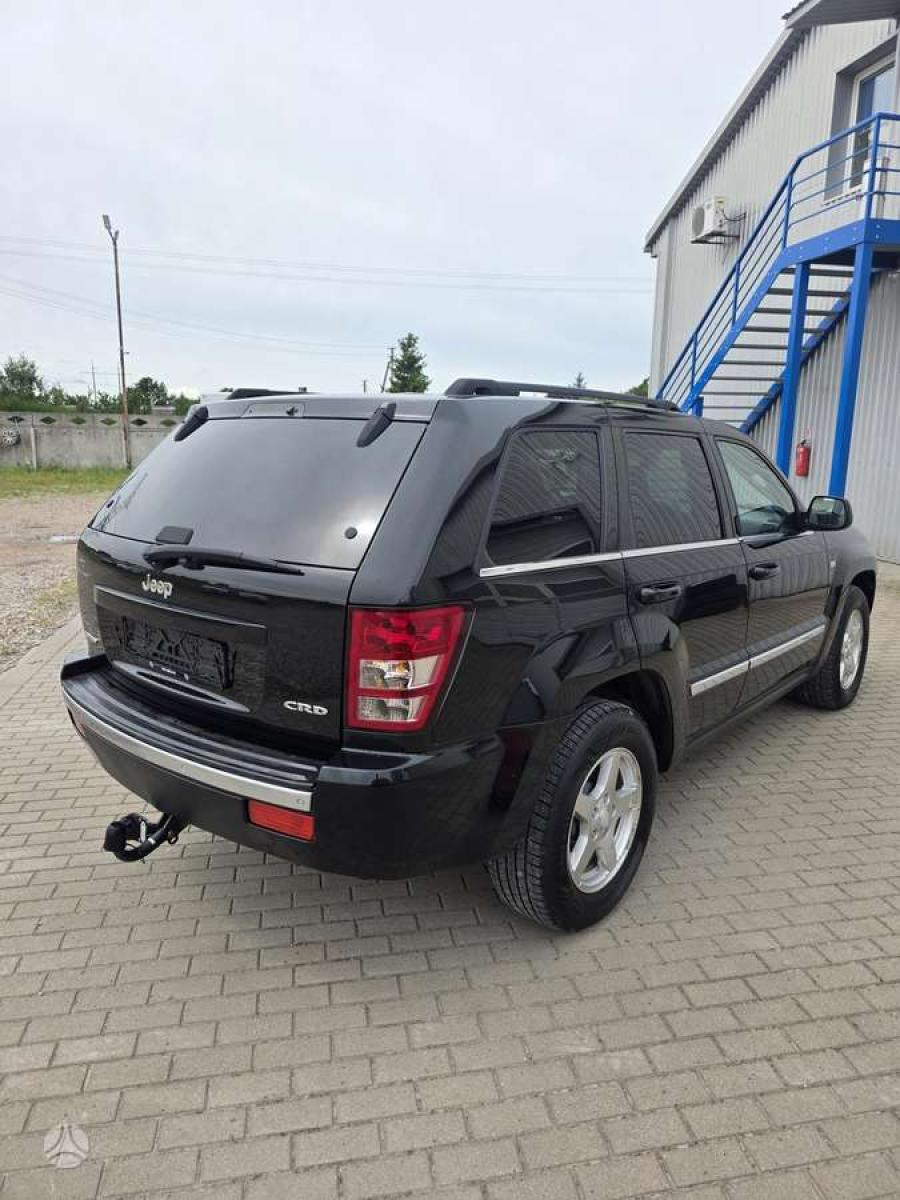 Black Jeep Grand Cherokee 2006 in Marijampole, with an engine capacity of 2.99 L and mileage of 218 thousand km for 5000 €, photo 7 on AUTOMOTO.COM.LV