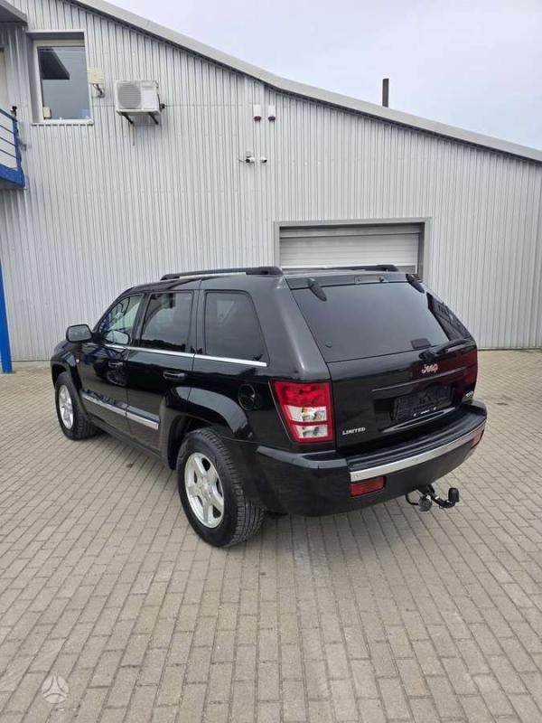 Melns Jeep Grand Cherokee 2006 Marijampole, ar dzinēja tilpumu 2.99 L un nobraukumu 218 tūkst. km par 5000 €, foto 8 vietnē AUTOMOTO.COM.LV