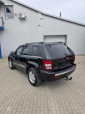 Black Jeep Grand Cherokee 2006 in Marijampole, with an engine capacity of 2.99 L and mileage of 218 thousand km for 5000 €, photo 9 on AUTOMOTO.COM.LV