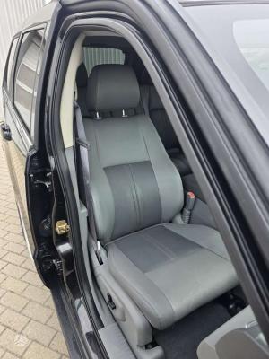 Black Jeep Grand Cherokee 2006 in Marijampole, with an engine capacity of 2.99 L and mileage of 218 thousand km for 5000 €, photo 11 on AUTOMOTO.COM.LV