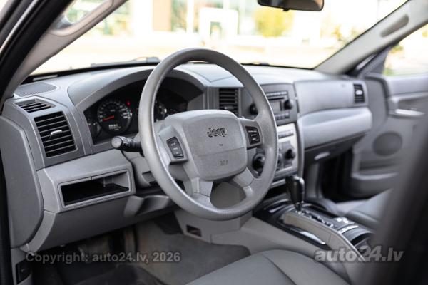 Melns Jeep Grand Cherokee 2006 Tallina, ar dzinēja tilpumu 3.00 L un nobraukumu 292 tūkst. km par 4999 €, foto 10 vietnē AUTOMOTO.COM.LV