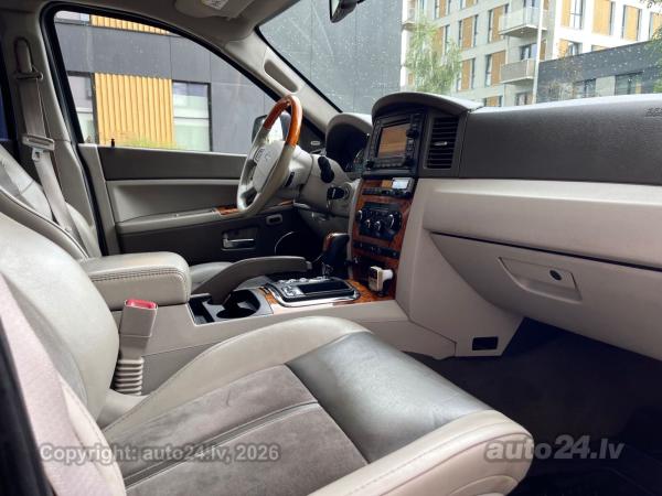 Melns Jeep Grand Cherokee 2006 Tartu, ar dzinēja tilpumu 3.00 L un nobraukumu 0 tūkst. km par 3999 €, foto 10 vietnē AUTOMOTO.COM.LV